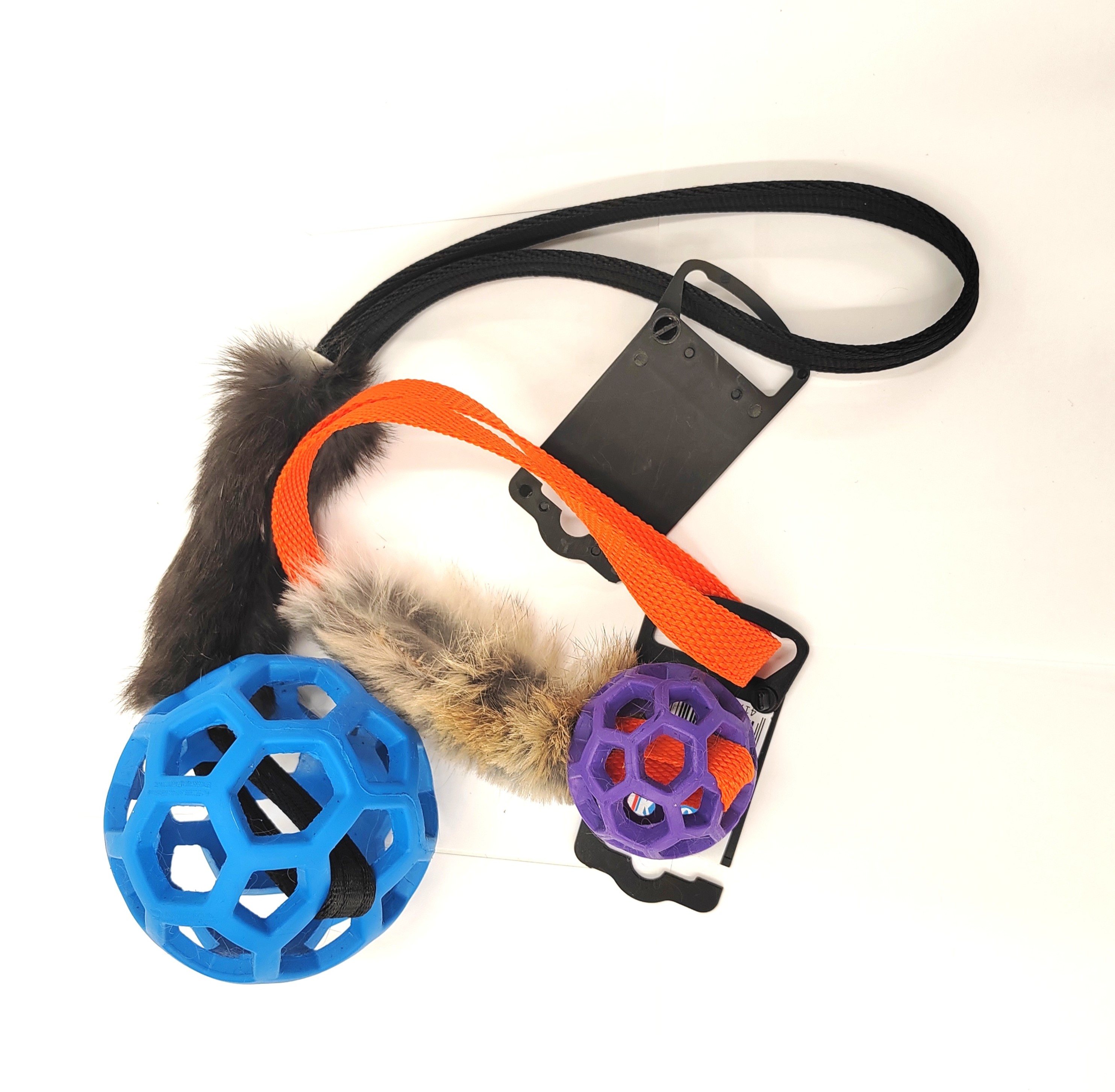 Jokke Rabbit Toy JW Ball 9cm x 39cm JW Ball kahvalla ja jäniksennahalla - Petzoo.fi verkkokauppa